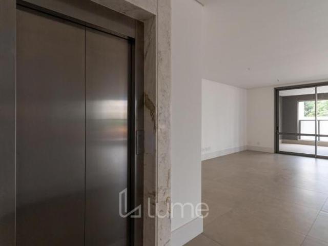 Apartamento à venda em Cambuí
