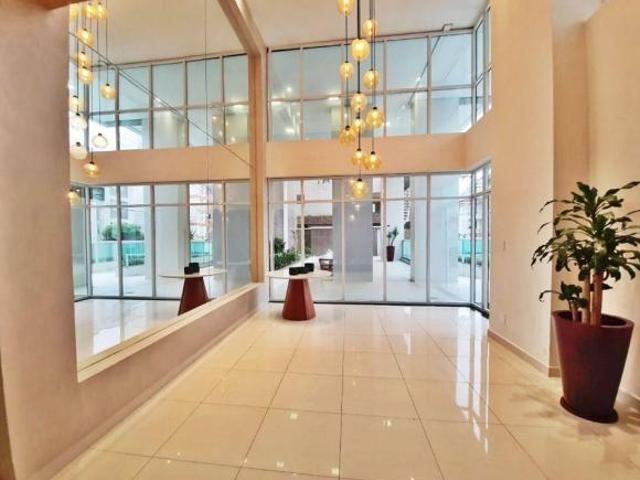 Apartamento à Venda em Canto do Forte: 2 Suítes e Aceita Pets