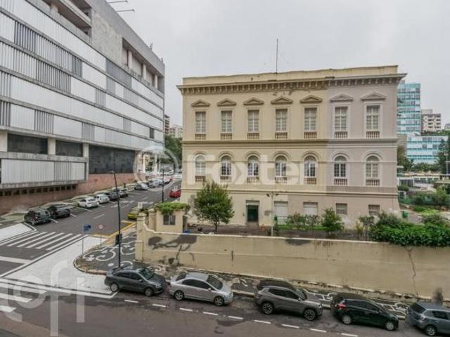 Apartamento à venda em Centro com 183 m², 3 quartos, 1 vaga