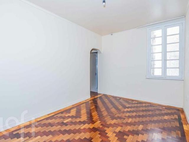 Apartamento à venda em Centro com 50 m², 2 quartos