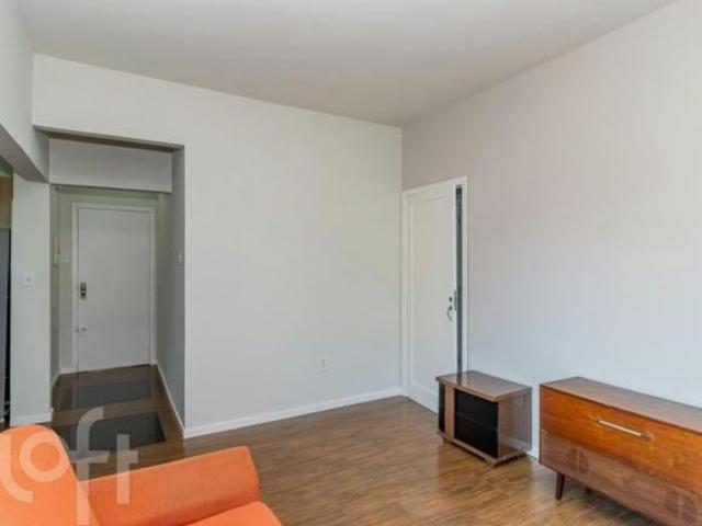 Apartamento à venda em Centro com 61 m², 2 quartos