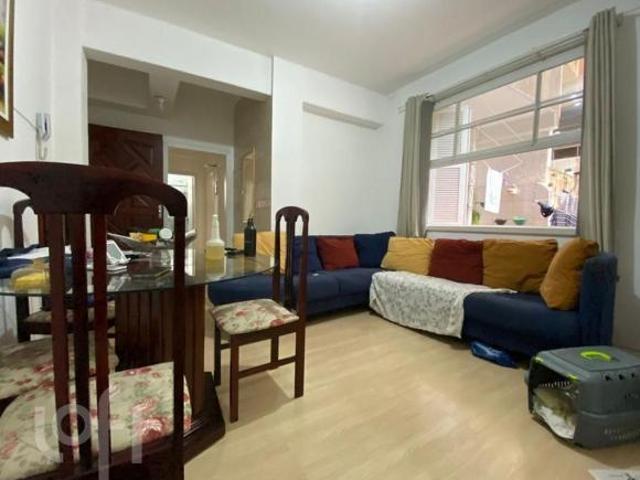 Apartamento à venda em Centro com 68 m², 2 quartos