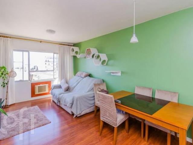 Apartamento à venda em Centro com 68 m², 2 quartos