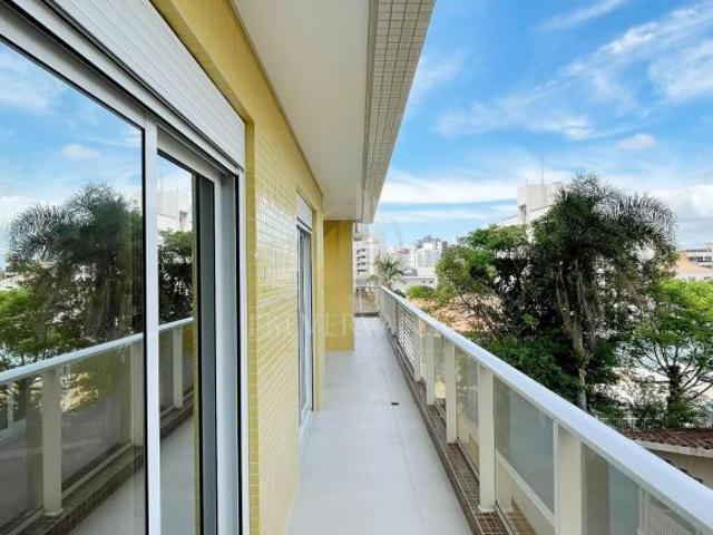 Apartamento á Venda em Centro Guaratuba, PR