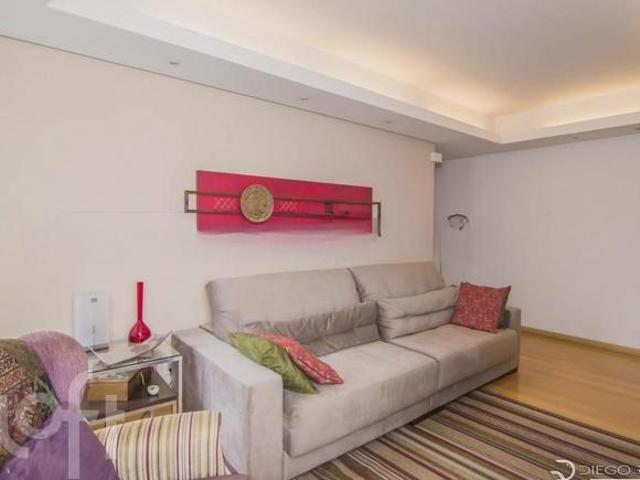 Apartamento à venda em Chácara das Pedras com 111 m², 3 quartos, 1 suíte