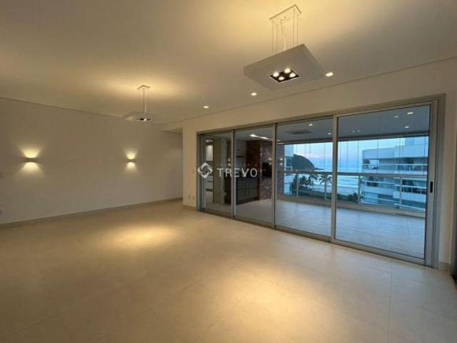 Apartamento à Venda em com 5 quartos, 6 wc, 4 vagas e 226m² por R$ 12.500.000