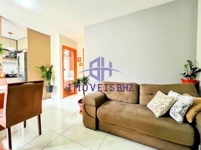 Apartamento à venda em condomínio fechado, com 2 quartos e 1 vaga de garagem coberta