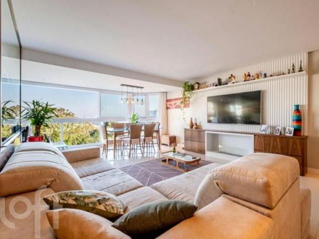 Apartamento à venda em Cristal com 148 m², 3 quartos, 1 suíte, 2 vagas