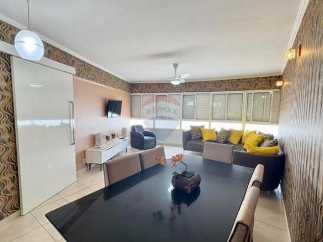 Apartamento à venda em frente a Praia do Tombo Guarujá SP
