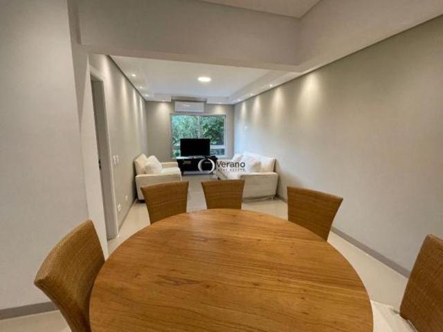 Apartamento à venda em Guarujá Beira mar, piscina e sauna