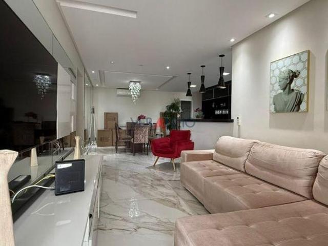 Apartamento à Venda em Guilhermina, Praia Grande SP