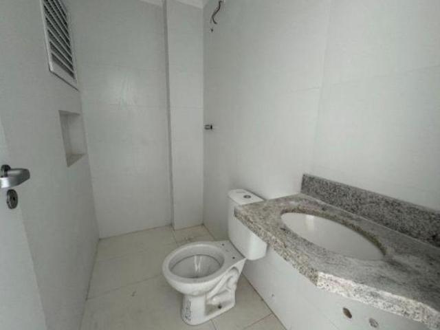 Apartamento à Venda em Guilhermina, Praia Grande SP