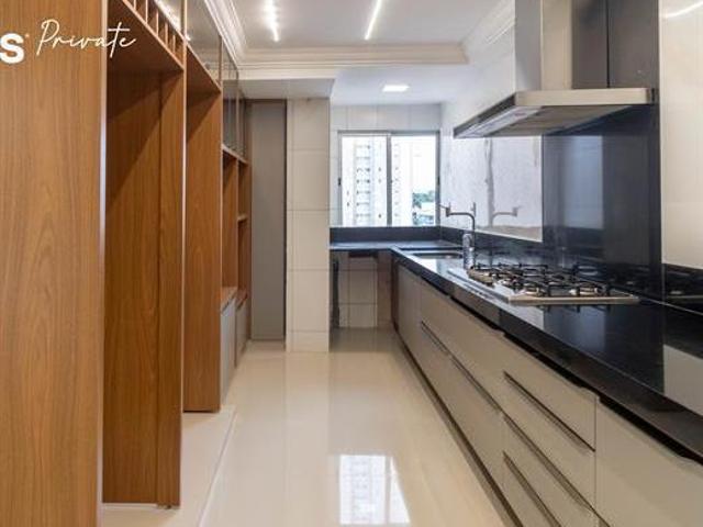 Apartamento à venda em Goiânia no Setor Bueno, com 4 Quartos e 3 Suítes, 178 m², nascente, 2 vagas c