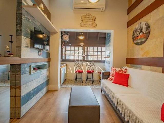APARTAMENTO À VENDA EM GRAMADO COM DOIS DORMITÓRIOS!