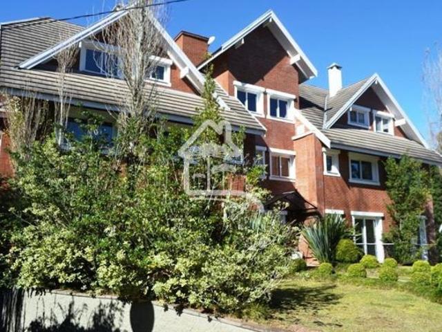 APARTAMENTO À VENDA EM GRAMADO COM TRÊS DORMITÓRIOS!