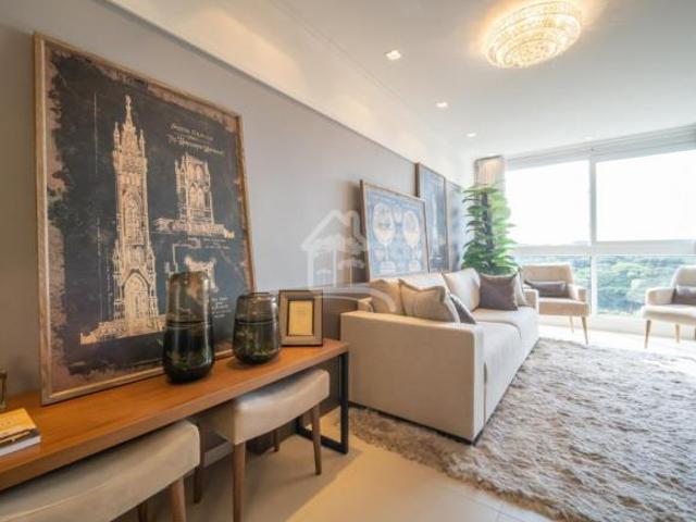 APARTAMENTO À VENDA EM GRAMADO COM TRÊS DORMITÓRIOS