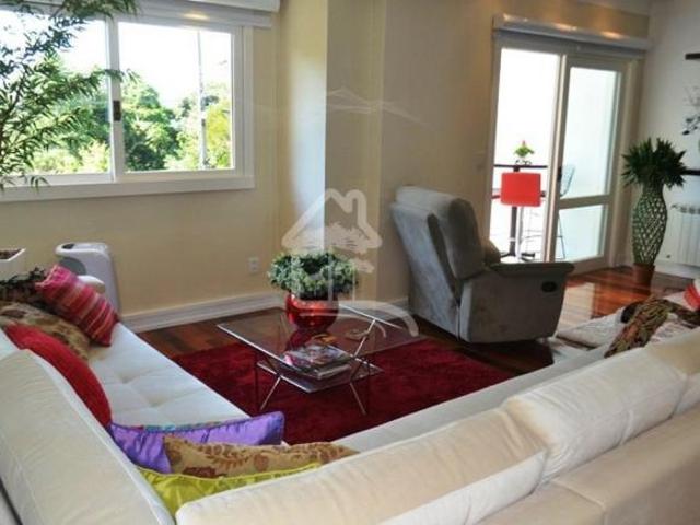 APARTAMENTO À VENDA EM GRAMADO COM TRÊS DORMITÓRIOS!