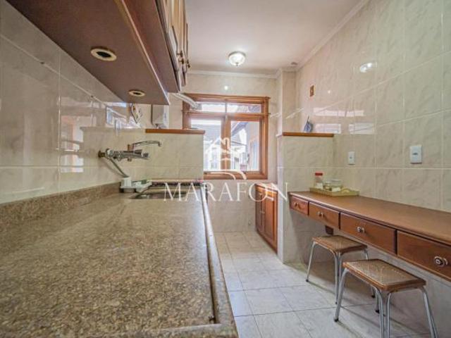 APARTAMENTO À VENDA EM GRAMADO COM TRÊS DORMITÓRIOS