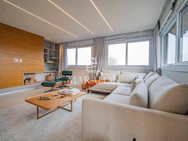 APARTAMENTO À VENDA EM GRAMADO COM TRÊS SUÍTES!
