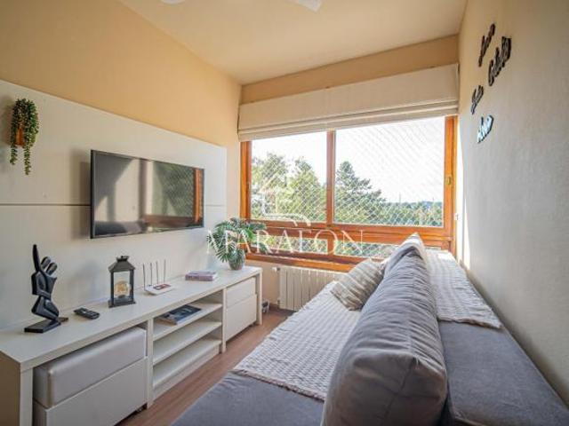 APARTAMENTO À VENDA EM GRAMADO COM UM DORMITÓRIO!