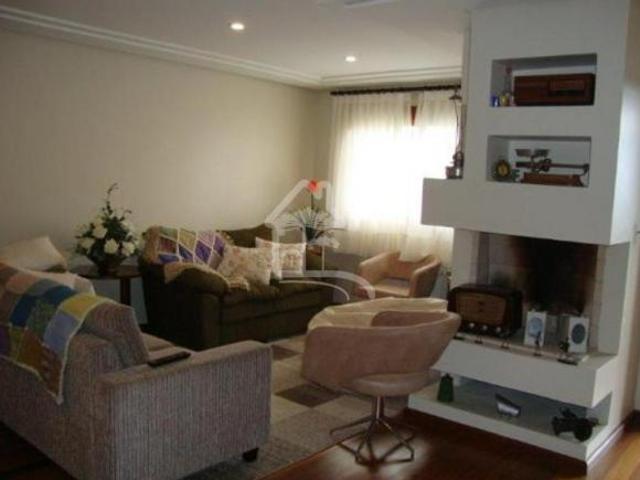 APARTAMENTO À VENDA EM GRAMADO, BAIRRO BAVÁRIA!