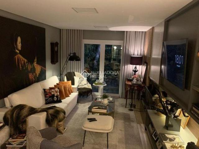 Apartamento a venda em Gramado finamente mobiliado e com vista