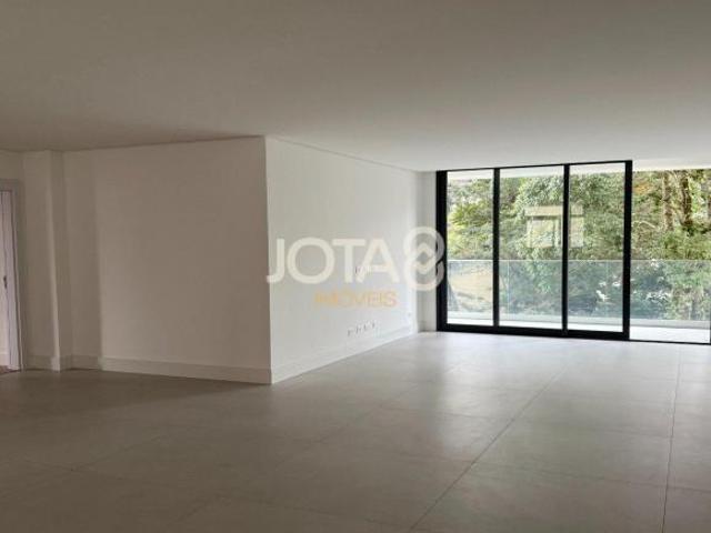APARTAMENTO FACE NORTE COM 3 SUÍTES PERTO DO GRACIOSA