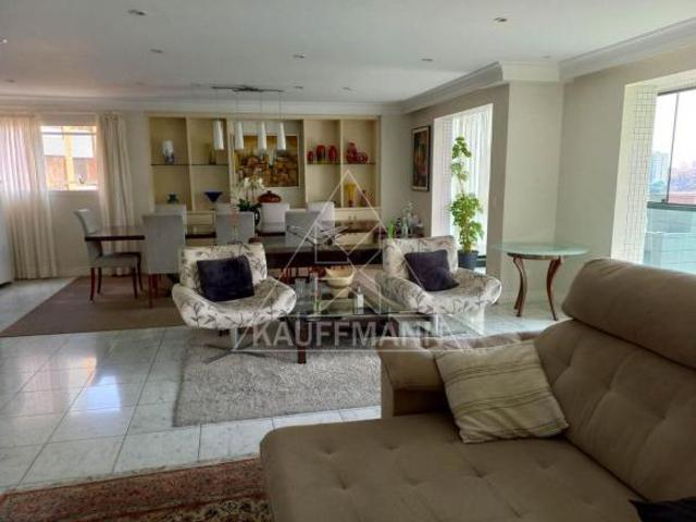 Apartamento á Venda em Higienópolis 4 Dormitórios 2 Suítes, 4 Vagas, 200m² A.U