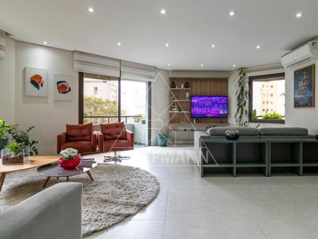 Apartamento à Venda em Higienópolis: 4 Dormitórios 3 Suítes 3 Vagas 240m² de Área Útil