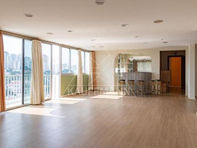 Apartamento à Venda em Higienópolis 4 Dormitórios, 3 Vagas, 257m²