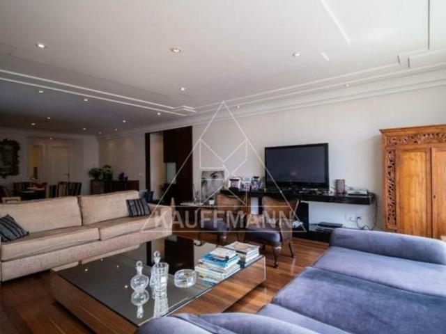 Apartamento à Venda em Higienópolis 4 Dormitórios 4 Suítes, 2 Vagas, 210m² A.Ú
