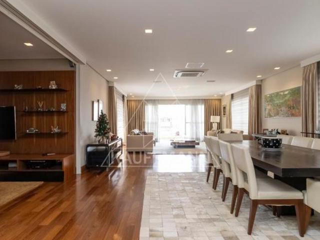 Apartamento à Venda em Higienópolis 4 Quartos 4 Suítes 4 Vagas 301m² de Área Útil
