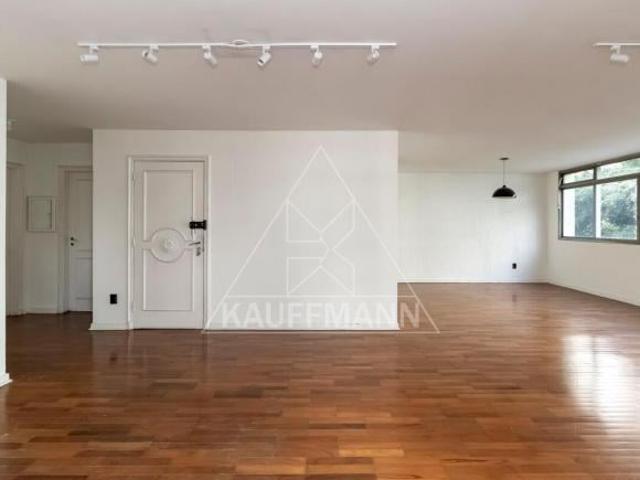 Apartamento à Venda em Higienópolis 3 Dormitórios 1 Suíte, 2 Vagas, 140m² A.U
