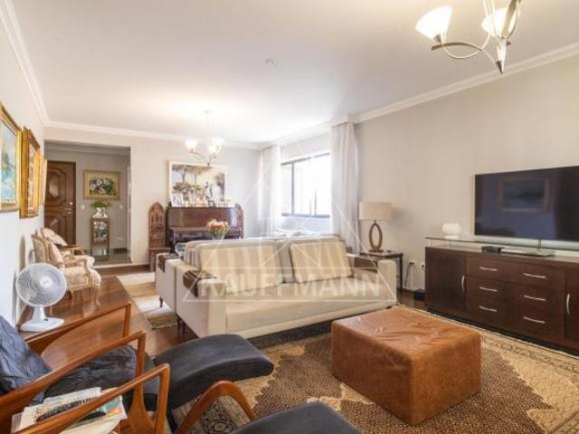 Apartamento à Venda em Higienópolis 3 suites, 3 vagas, 205 m² A.U