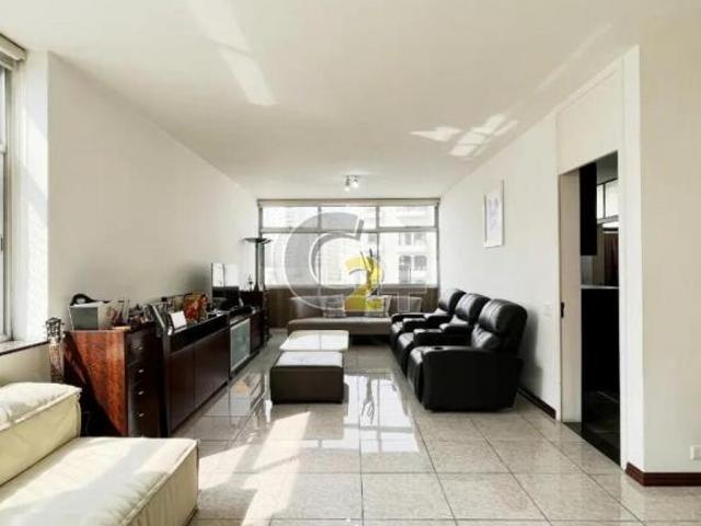 Apartamento à venda em Higienópolis com 3 quartos, sendo 1 suíte e 1 vaga