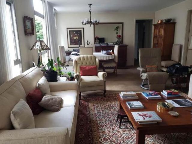 Apartamento à venda em Higienópolis com 134 m², 4 quartos, 2 vagas