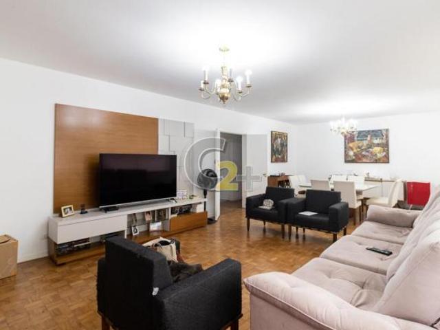 Apartamento à venda em Higienópolis com 180m², 3 quartos, 1 suíte e 1 vaga