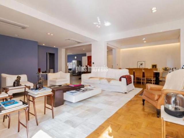Apartamento à Venda em Higienópolis com 200m², 3 quartos, 1 suíte, 1 vaga