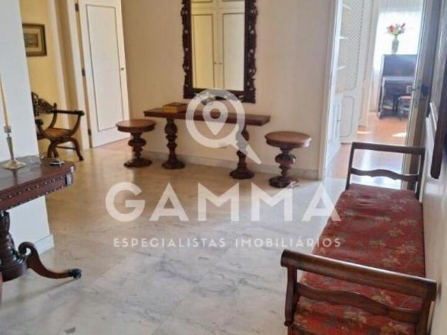 Apartamento a venda em Higienopolis com 235m perto de tudo, com 3 dormitórios e 2 vagas!