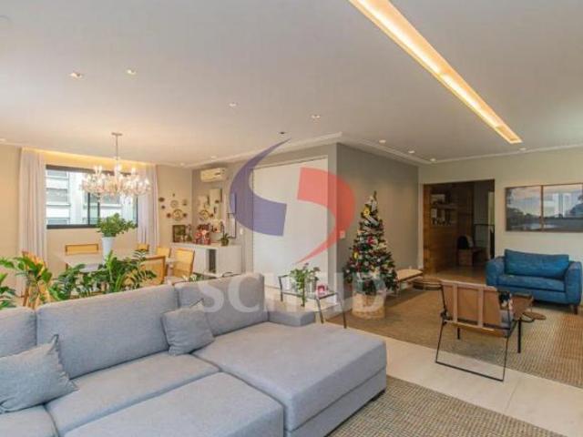 Apartamento á Venda em Higienópolis com 236m², 4 quartos sendo 3 suítes, 3 vagas
