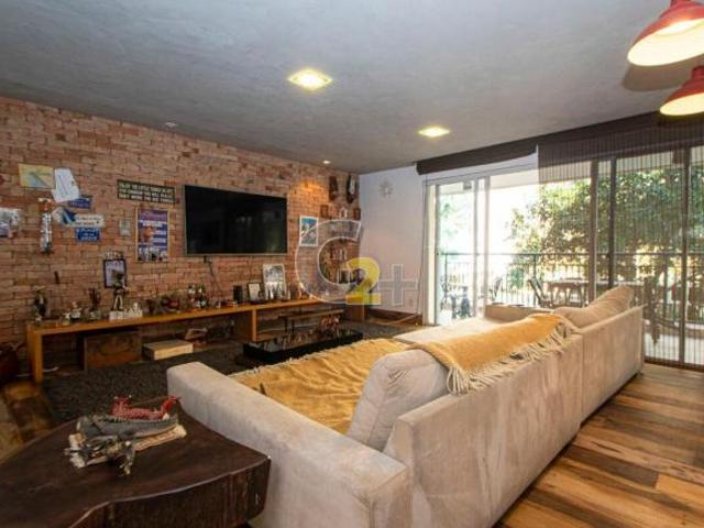 Apartamento á venda em Higienópolis, com 4 quartos, sendo 2 suites e 3 vagas