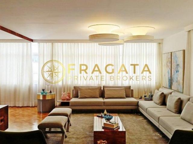 Apartamento à venda em Higienópolis de 265 m² e 3 vagas ao lado do Praça Bueno Aires