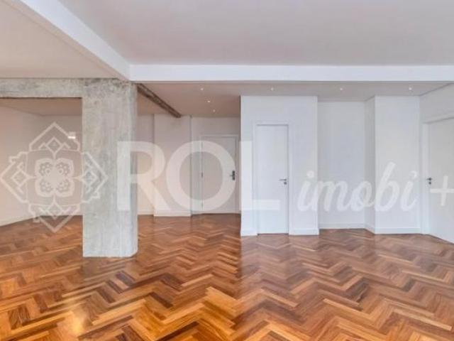 Apartamento à venda em Higienópolis, São Paulo SP: 3 quartos, 1 suíte, 3 banheiros, 2 vagas, 230m²