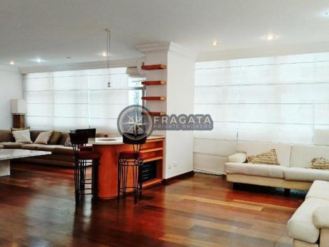 Apartamento à venda em Higienópolis / Santa Cecília com 260m², 3 dormitórios, 2 vagas e lazer comple