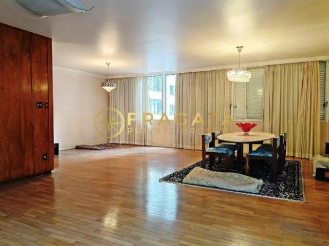 Apartamento a venda em Higienopolis/SP com 210 m² 3 quartos sendo 1 suíte e 2 vagas