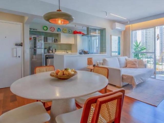 Apartamento à venda em Itaim Bibi com 135 m², 3 quartos, 1 vaga