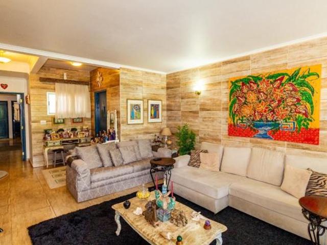 Apartamento à venda em Itaim Bibi com 225 m², 4 quartos, 1 vaga