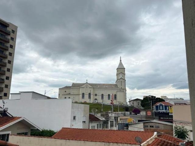 Apartamento à venda em Itajubá MG, bairro Varginha/Centro: 2 quartos, 1 sala, 1 banheiro, 1 vaga de
