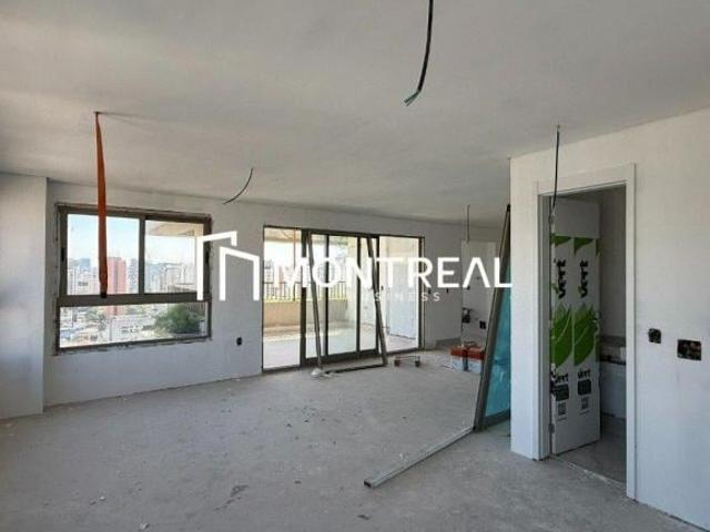 Apartamento à venda em Moema