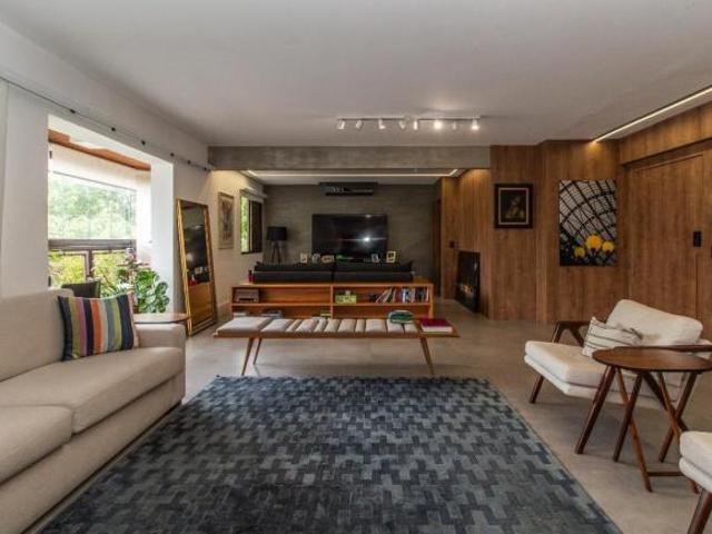 Apartamento à venda em Indianópolis com 200 m², 3 quartos, 4 vagas